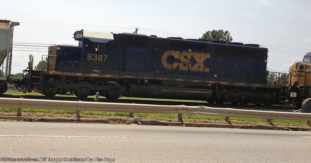 CSX SD40-2 8387